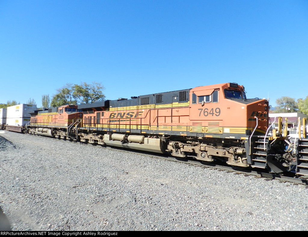 BNSF 7649